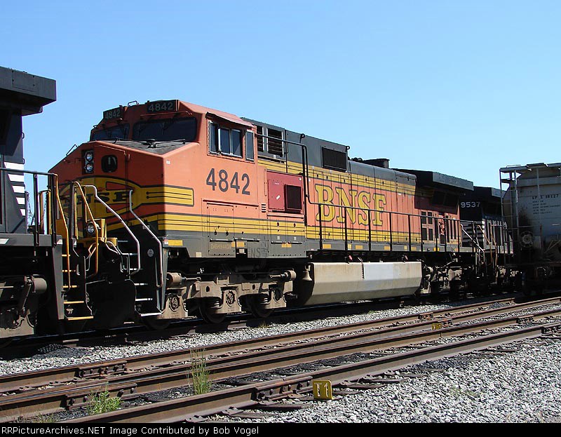 BNSF 4842